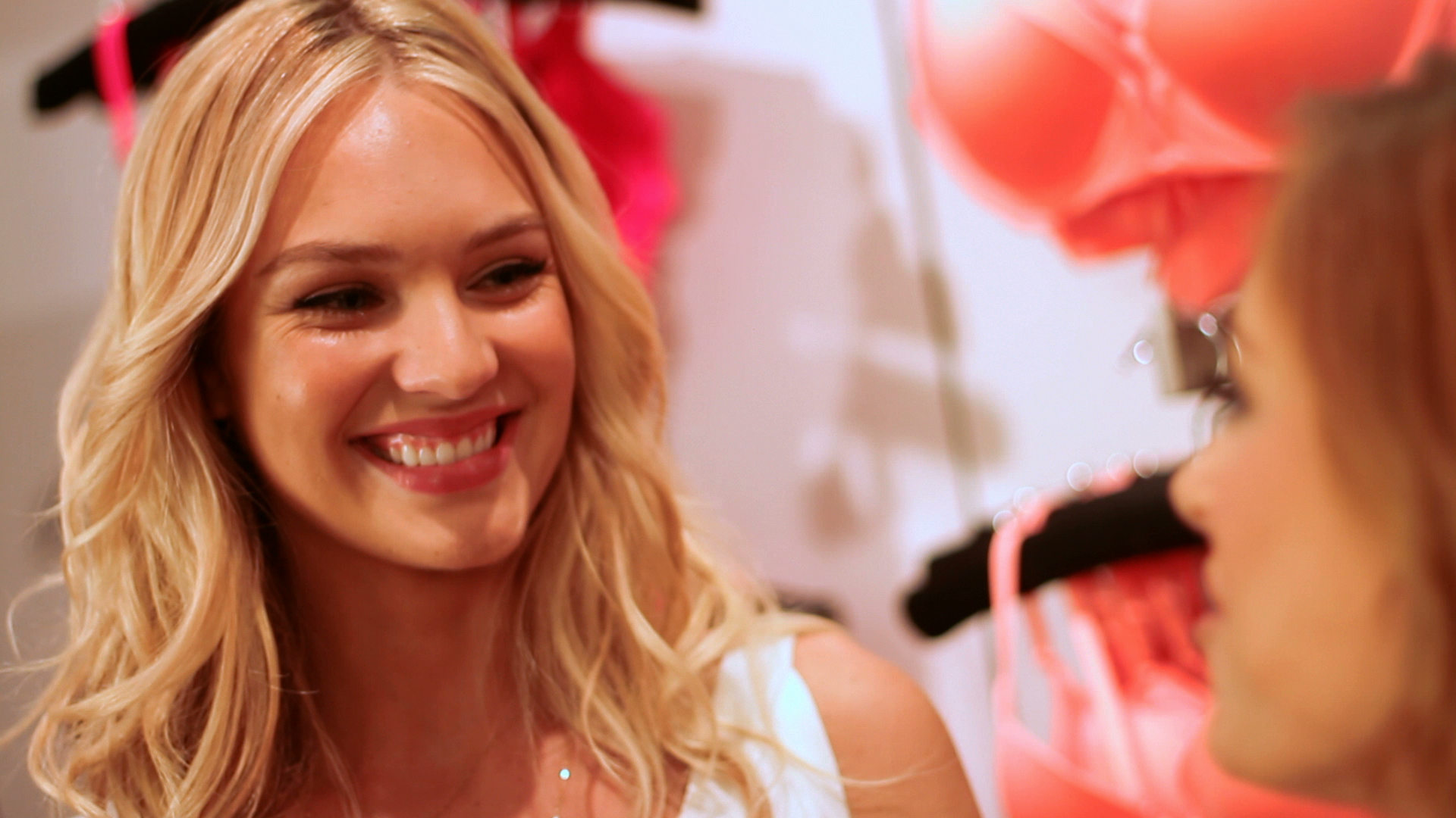 Candice Swanepoel – Victoria’s Secret Supermodel | YouPlusStyle